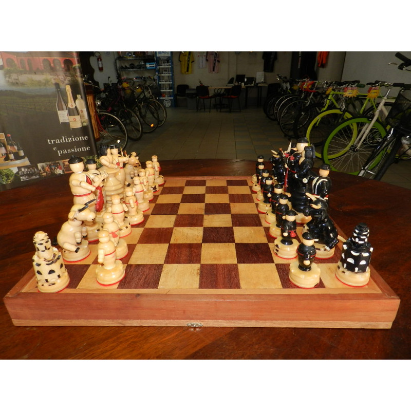Scacchiere in Tagua e legno