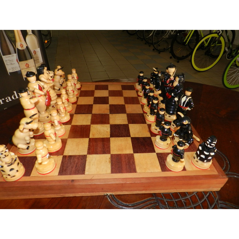 Scacchiere in Tagua e legno