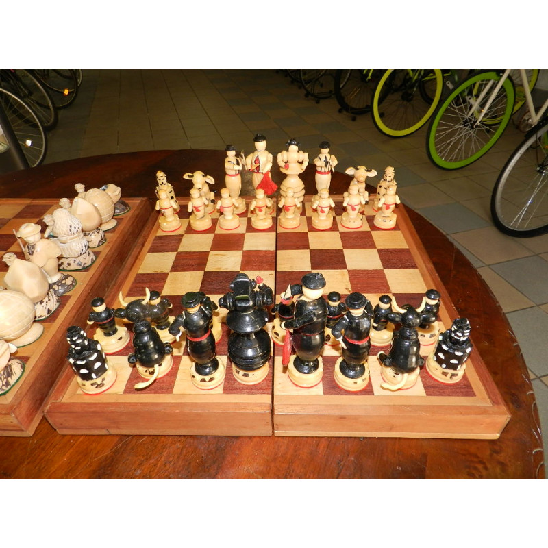 Scacchiere in Tagua e legno