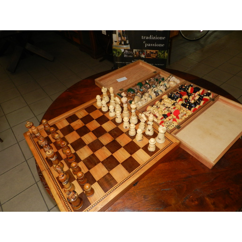 Scacchiere in Tagua e legno